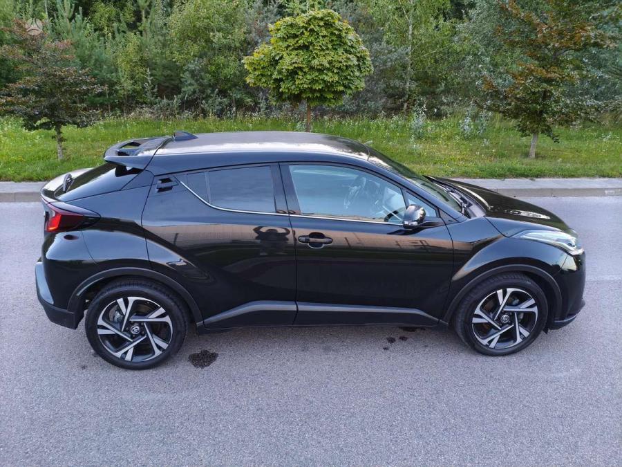 Black Toyota C-HR 2022 in Vilnius, with an engine capacity of 1.80 L and mileage of 209 thousand km for 16500 €, photo 27 on AUTOMOTO.COM.LV