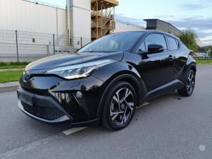 Black Toyota C-HR 2022 in Vilnius, with an engine capacity of 1.80 L and mileage of 209 thousand km for 16500 €, photo 29 on AUTOMOTO.COM.LV