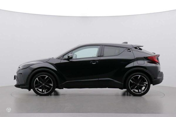 Black Toyota C-HR 2022 in Vilnius, with an engine capacity of 2.00 L and mileage of 101 thousand km for 25900 €, photo 4 on AUTOMOTO.COM.LV