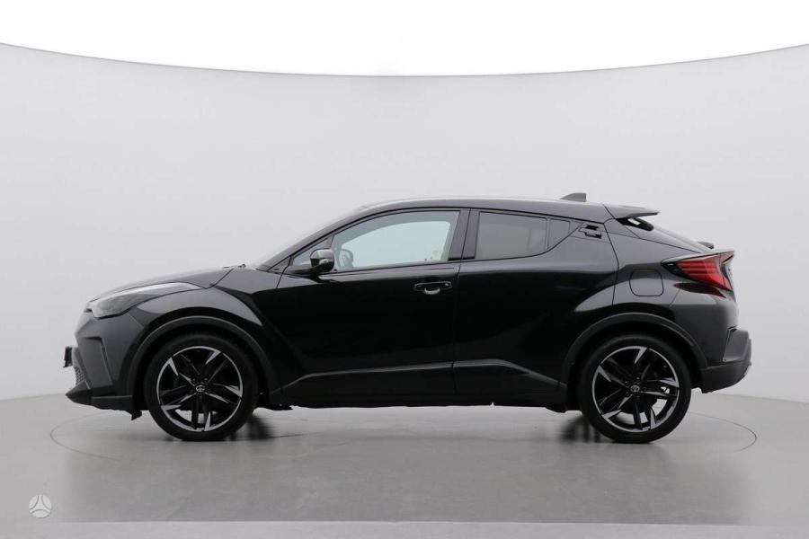 Черный Тойота C-HR 2022 в Вильнюс, объемом двигателя 2.00 л и пробегом 101 тыс. км за 25900 €, фото 4 на AUTOMOTO.COM.LV