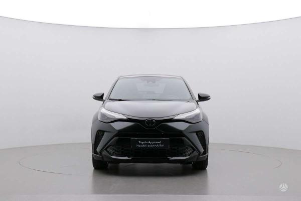 Black Toyota C-HR 2022 in Vilnius, with an engine capacity of 2.00 L and mileage of 101 thousand km for 25900 €, photo 6 on AUTOMOTO.COM.LV