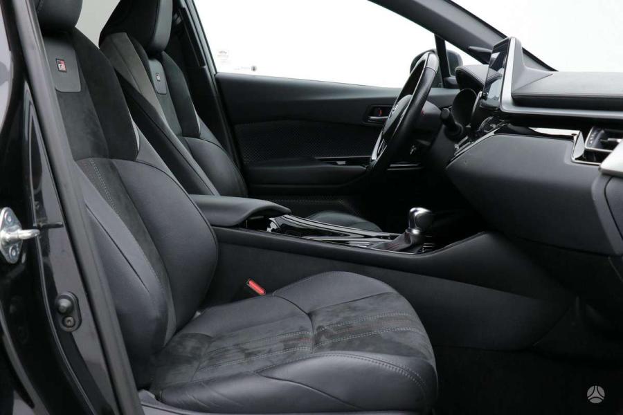Черный Тойота C-HR 2022 в Вильнюс, объемом двигателя 2.00 л и пробегом 101 тыс. км за 25900 €, фото 9 на AUTOMOTO.COM.LV