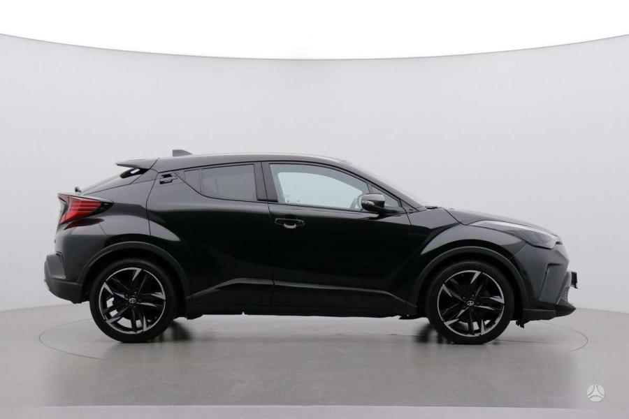 Черный Тойота C-HR 2022 в Вильнюс, объемом двигателя 2.00 л и пробегом 101 тыс. км за 25900 €, фото 17 на AUTOMOTO.COM.LV