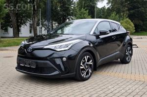 Melns Toyota C-HR 2022 Rīga, ar dzinēja tilpumu 1.80 L un nobraukumu 70 tūkst. km par 21950 €, foto  vietnē AUTOMOTO.COM.LV