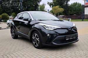 Черный Тойота C-HR 2022 в Рига, объемом двигателя 1.80 л и пробегом 70 тыс. км за 21950 €, фото 4 на AUTOMOTO.COM.LV