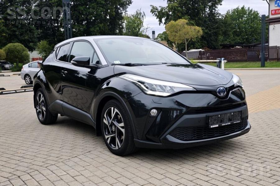 Черный Тойота C-HR 2022 в Рига, объемом двигателя 1.80 л и пробегом 70 тыс. км за 21950 €, фото 4 на AUTOMOTO.COM.LV