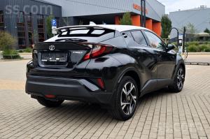 Черный Тойота C-HR 2022 в Рига, объемом двигателя 1.80 л и пробегом 70 тыс. км за 21950 €, фото 6 на AUTOMOTO.COM.LV