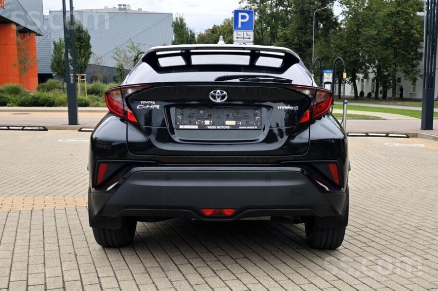 Черный Тойота C-HR 2022 в Рига, объемом двигателя 1.80 л и пробегом 70 тыс. км за 21950 €, фото 7 на AUTOMOTO.COM.LV