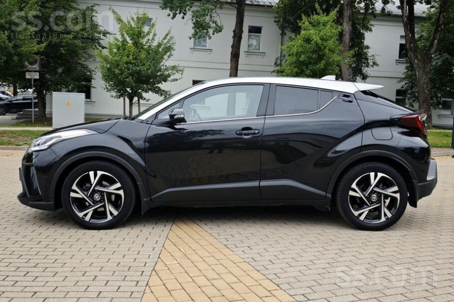 Черный Тойота C-HR 2022 в Рига, объемом двигателя 1.80 л и пробегом 70 тыс. км за 21950 €, фото 9 на AUTOMOTO.COM.LV