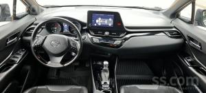 Черный Тойота C-HR 2022 в Рига, объемом двигателя 1.80 л и пробегом 70 тыс. км за 21950 €, фото 13 на AUTOMOTO.COM.LV