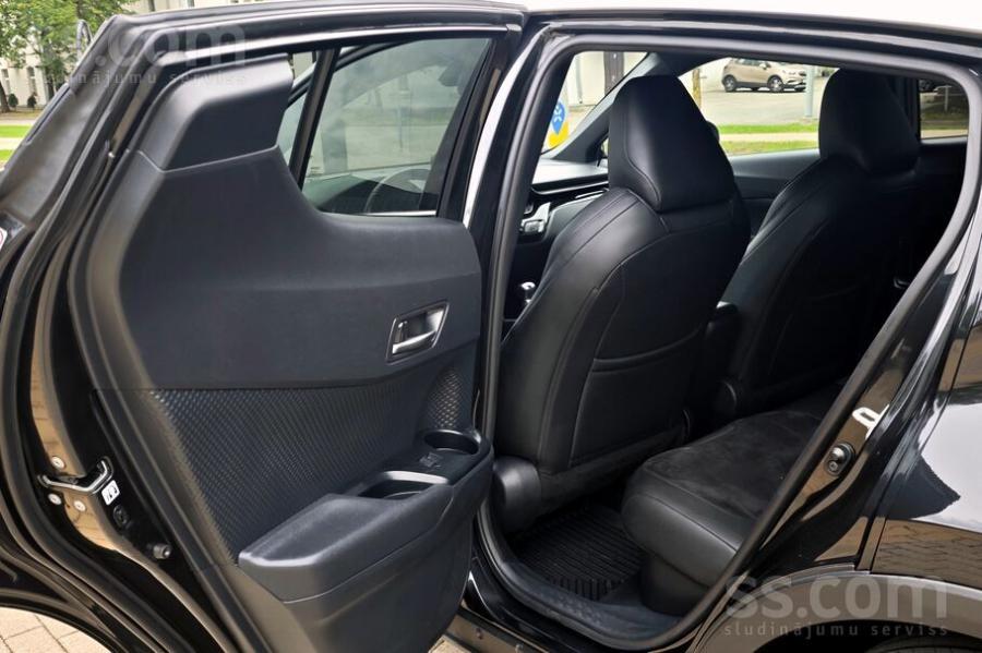 Черный Тойота C-HR 2022 в Рига, объемом двигателя 1.80 л и пробегом 70 тыс. км за 21950 €, фото 15 на AUTOMOTO.COM.LV