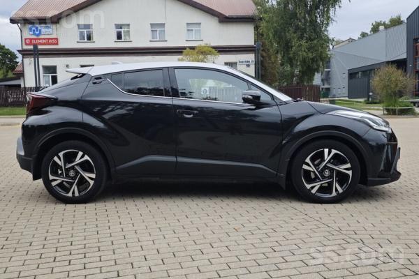 Toyota C-HR 2022 Rīga vietnē Melns Toyota C-HR 2022 Rīga, ar dzinēja tilpumu 1.80 L un nobraukumu 70 tūkst. km par 21950 €, foto 5 vietnē AUTOMOTO.COM.LV