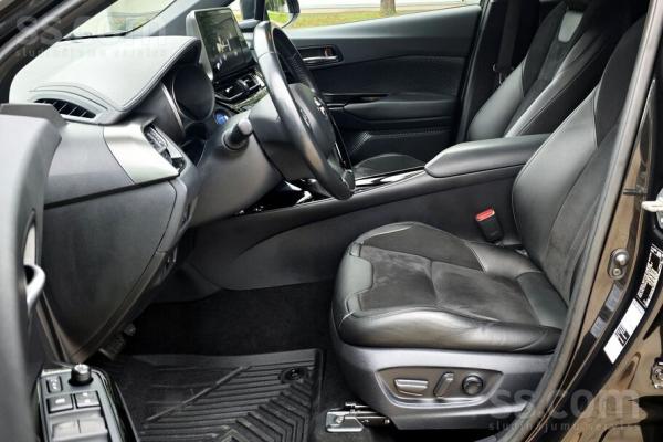 Toyota C-HR 2022 Rīga vietnē Melns Toyota C-HR 2022 Rīga, ar dzinēja tilpumu 1.80 L un nobraukumu 70 tūkst. km par 21950 €, foto 11 vietnē AUTOMOTO.COM.LV