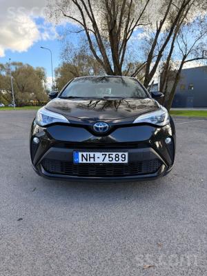 Черный Тойота C-HR 2022 в Рига, объемом двигателя 1.80 л и пробегом 76 тыс. км за 21000 €, фото 3 на AUTOMOTO.COM.LV