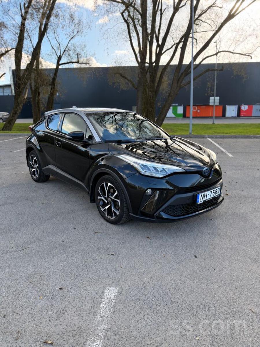 Черный Тойота C-HR 2022 в Рига, объемом двигателя 1.80 л и пробегом 76 тыс. км за 21000 €, фото 4 на AUTOMOTO.COM.LV