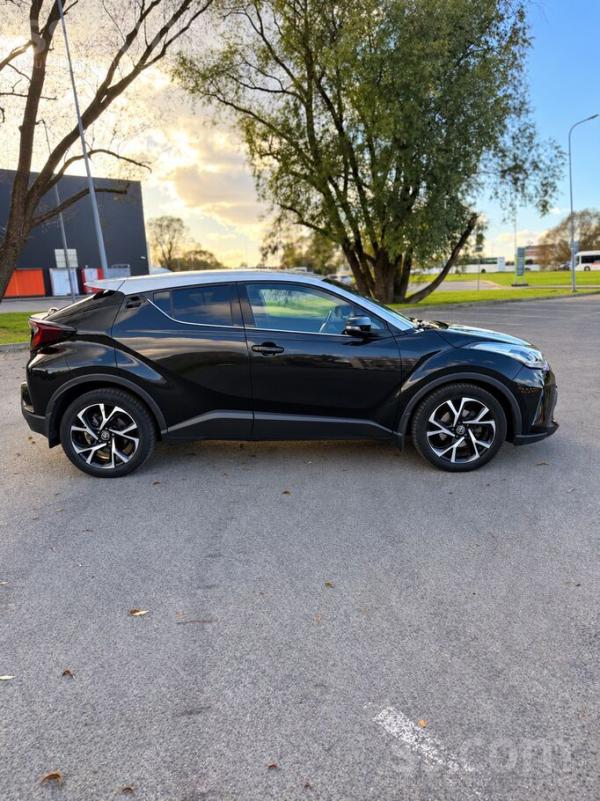 Melns Toyota C-HR 2022 Rīga, ar dzinēja tilpumu 1.80 L un nobraukumu 76 tūkst. km par 21000 €, foto 5 vietnē AUTOMOTO.COM.LV