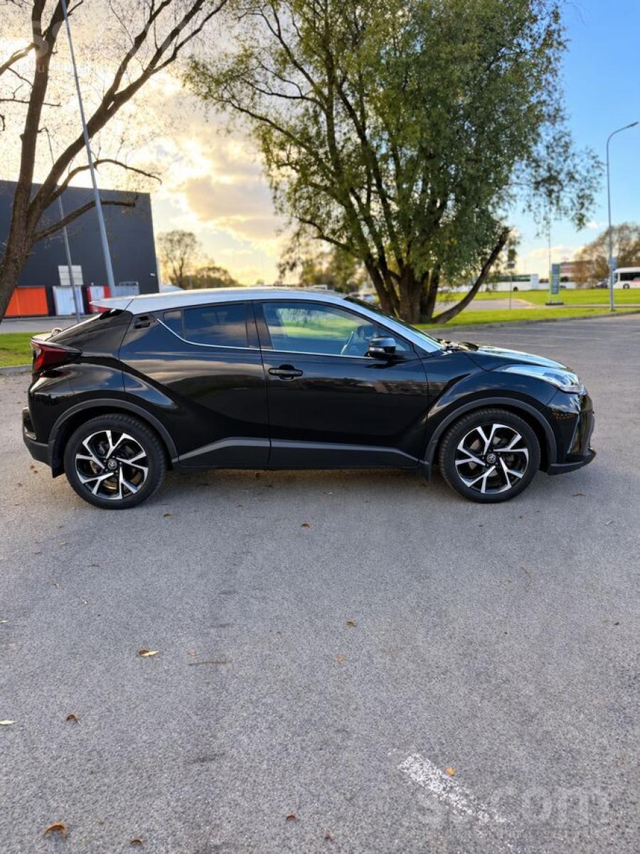 Черный Тойота C-HR 2022 в Рига, объемом двигателя 1.80 л и пробегом 76 тыс. км за 21000 €, фото 5 на AUTOMOTO.COM.LV
