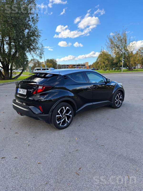 Melns Toyota C-HR 2022 Rīga, ar dzinēja tilpumu 1.80 L un nobraukumu 76 tūkst. km par 21000 €, foto 6 vietnē AUTOMOTO.COM.LV