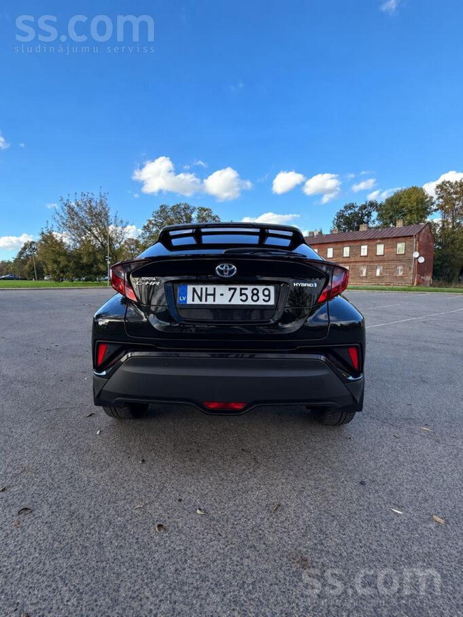 Черный Тойота C-HR 2022 в Рига, объемом двигателя 1.80 л и пробегом 76 тыс. км за 21000 €, фото 7 на AUTOMOTO.COM.LV