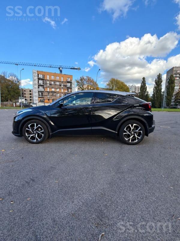 Melns Toyota C-HR 2022 Rīga, ar dzinēja tilpumu 1.80 L un nobraukumu 76 tūkst. km par 21000 €, foto 9 vietnē AUTOMOTO.COM.LV
