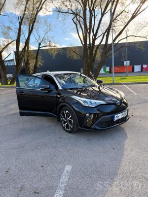 Черный Тойота C-HR 2022 в Рига, объемом двигателя 1.80 л и пробегом 76 тыс. км за 21000 €, фото 12 на AUTOMOTO.COM.LV