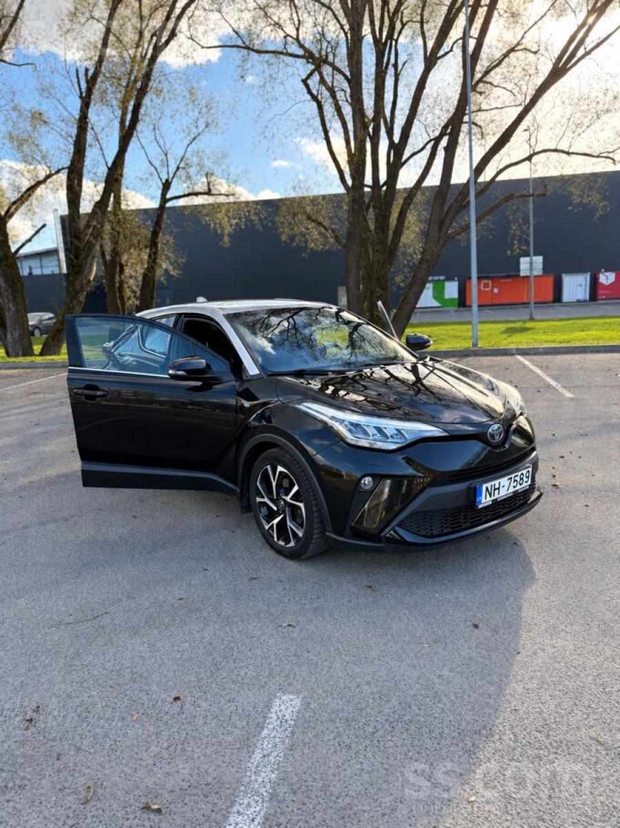 Черный Тойота C-HR 2022 в Рига, объемом двигателя 1.80 л и пробегом 76 тыс. км за 21000 €, фото 12 на AUTOMOTO.COM.LV
