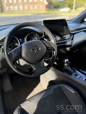 Черный Тойота C-HR 2022 в Рига, объемом двигателя 1.80 л и пробегом 76 тыс. км за 21000 €, фото 22 на AUTOMOTO.COM.LV
