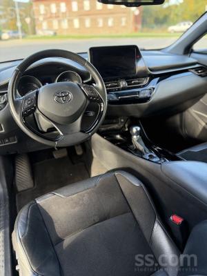 Черный Тойота C-HR 2022 в Рига, объемом двигателя 1.80 л и пробегом 76 тыс. км за 21000 €, фото 25 на AUTOMOTO.COM.LV