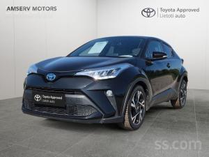 Melns Toyota C-HR 2023 Rīga, ar dzinēja tilpumu 1.80 L un nobraukumu 34 tūkst. km par 24900 €, foto 1 vietnē AUTOMOTO.COM.LV