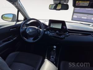 Melns Toyota C-HR 2023 Rīga, ar dzinēja tilpumu 1.80 L un nobraukumu 34 tūkst. km par 24900 €, foto 7 vietnē AUTOMOTO.COM.LV