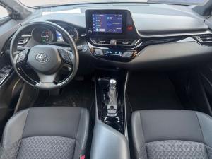 Melns Toyota C-HR 2023 Rīga, ar dzinēja tilpumu 1.80 L un nobraukumu 47 tūkst. km par 23900 €, foto 8 vietnē AUTOMOTO.COM.LV
