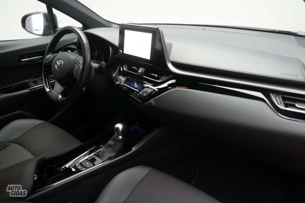 Melns Toyota C-HR 2023 Kauņa, ar dzinēja tilpumu 2.00 L un nobraukumu 31 tūkst. km par 28055 €, foto 7 vietnē AUTOMOTO.COM.LV