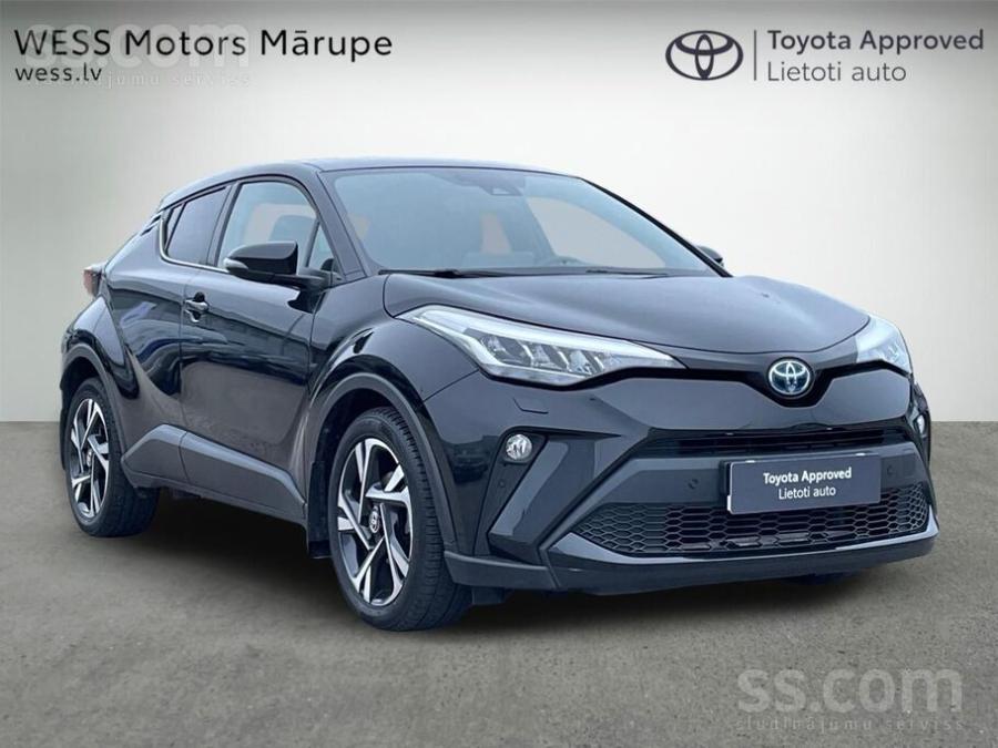 Black Toyota C-HR 2023 in Riga, with an engine capacity of 1.80 L and mileage of 47 thousand km for 23590 €, photo 18 on AUTOMOTO.COM.LV
