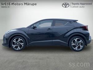 Черный Тойота C-HR 2023 в Рига, объемом двигателя 1.80 л и пробегом 47 тыс. км за 23590 €, фото 3 на AUTOMOTO.COM.LV
