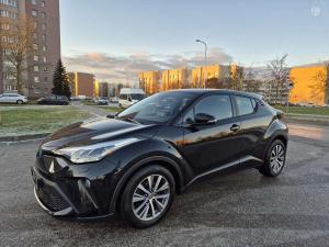 Черный Тойота C-HR 2023 в Паневежис, объемом двигателя 1.80 л и пробегом 255 тыс. км за 15100 €, фото 2 на AUTOMOTO.COM.LV