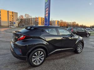 Черный Тойота C-HR 2023 в Паневежис, объемом двигателя 1.80 л и пробегом 255 тыс. км за 15100 €, фото 5 на AUTOMOTO.COM.LV