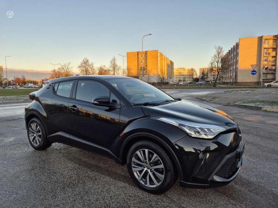 Черный Тойота C-HR 2023 в Паневежис, объемом двигателя 1.80 л и пробегом 255 тыс. км за 15100 €, фото 6 на AUTOMOTO.COM.LV