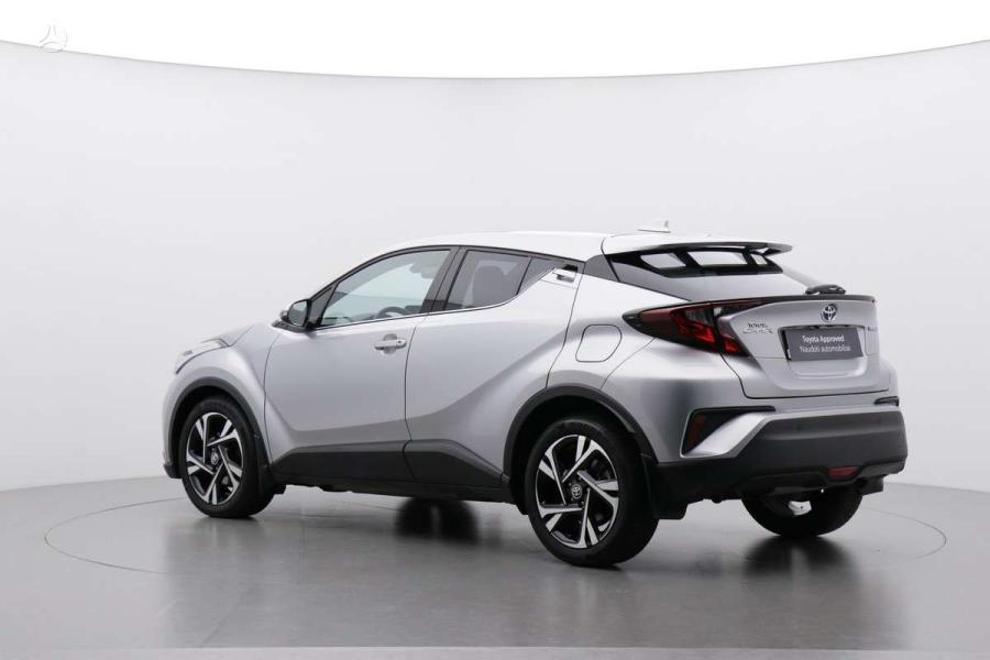 Black Toyota C-HR 2023 in Vilnius, with an engine capacity of 1.80 L and mileage of 60 thousand km for 22900 €, photo 18 on AUTOMOTO.COM.LV