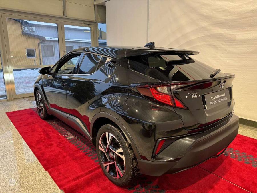 Melns Toyota C-HR 2023 Šauļi, ar dzinēja tilpumu 1.80 L un nobraukumu 50 tūkst. km par 23500 €, foto 6 vietnē AUTOMOTO.COM.LV