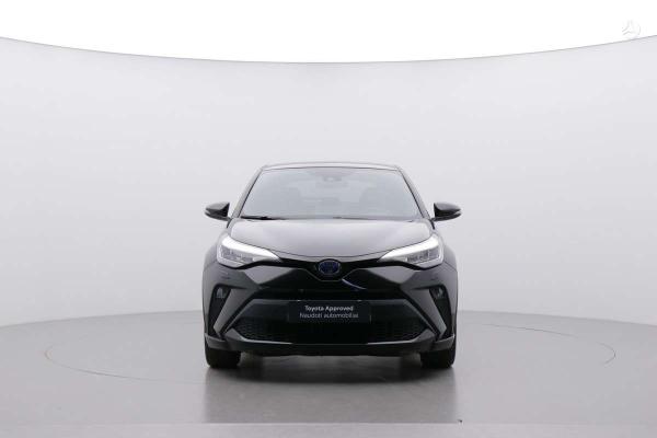 Black Toyota C-HR 2023 in Vilnius, with an engine capacity of 1.80 L and mileage of 57 thousand km for 22900 €, photo 6 on AUTOMOTO.COM.LV