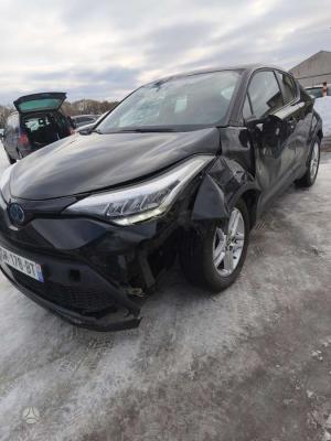Black Toyota C-HR 2023 in Taurage, with an engine capacity of 1.80 L and mileage of 44 thousand km for 10500 €, photo  on AUTOMOTO.COM.LV