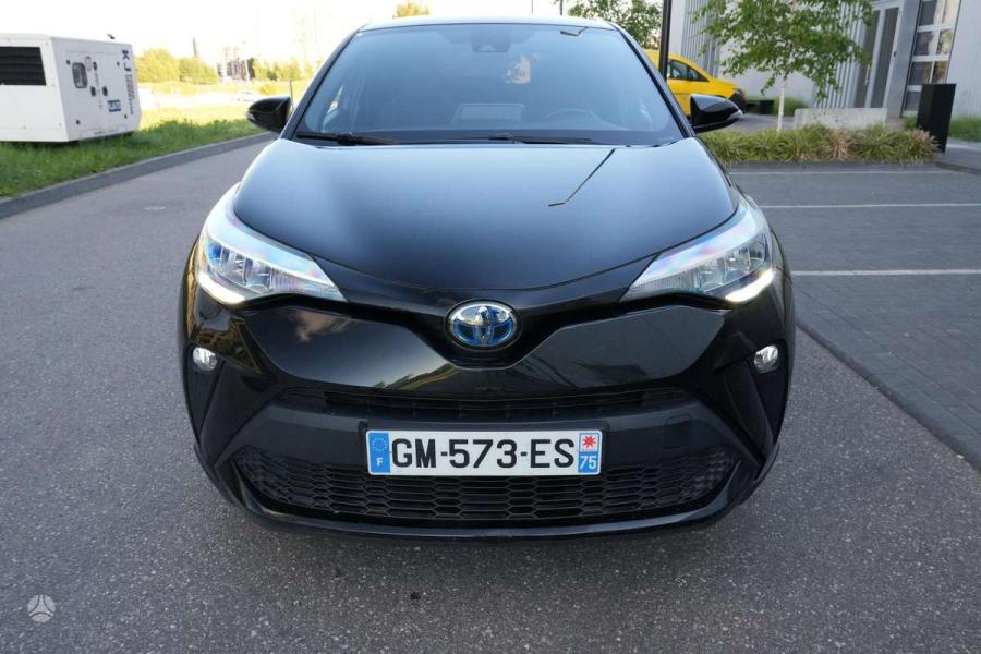 Черный Тойота C-HR 2023 в Вильнюс, объемом двигателя 1.80 л и пробегом 189 тыс. км за 17599 €, фото 4 на AUTOMOTO.COM.LV