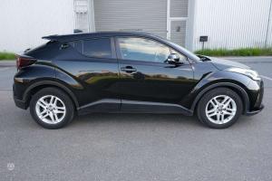 Черный Тойота C-HR 2023 в Вильнюс, объемом двигателя 1.80 л и пробегом 189 тыс. км за 17599 €, фото 6 на AUTOMOTO.COM.LV