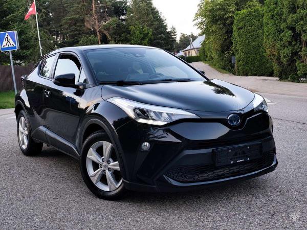 Черный Тойота C-HR 2023 в Аникщяй, объемом двигателя 1.80 л и пробегом 262 тыс. км за 15250 €, фото 1 на AUTOMOTO.COM.LV