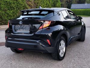 Черный Тойота C-HR 2023 в Аникщяй, объемом двигателя 1.80 л и пробегом 262 тыс. км за 15250 €, фото 5 на AUTOMOTO.COM.LV