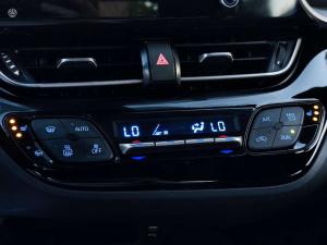 Черный Тойота C-HR 2023 в Аникщяй, объемом двигателя 1.80 л и пробегом 262 тыс. км за 15250 €, фото 13 на AUTOMOTO.COM.LV