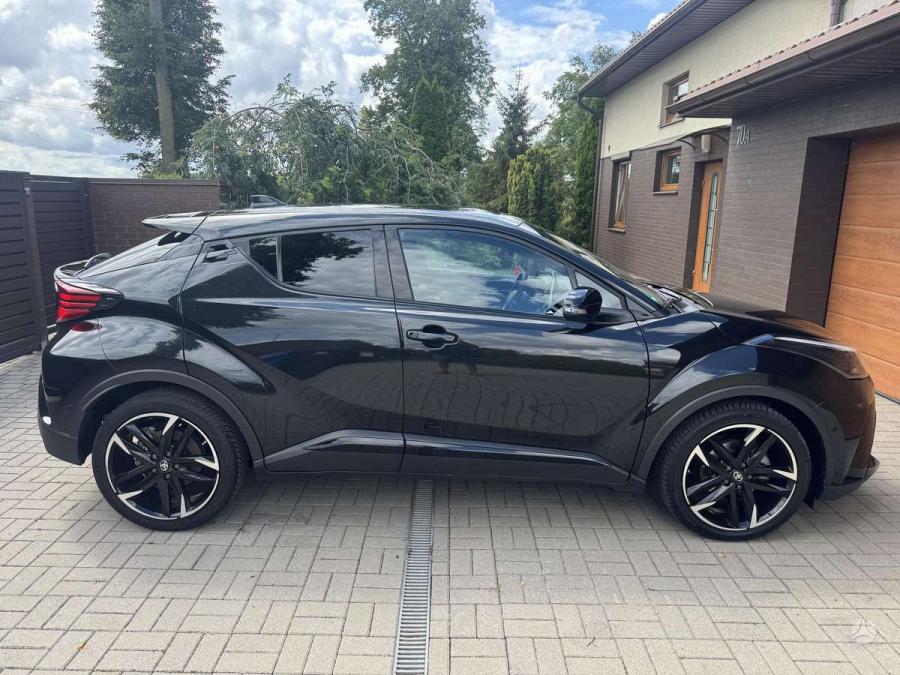 Черный Тойота C-HR 2023 в Мариямполе, объемом двигателя 1.99 л и пробегом 24 тыс. км за 25990 €, фото 8 на AUTOMOTO.COM.LV