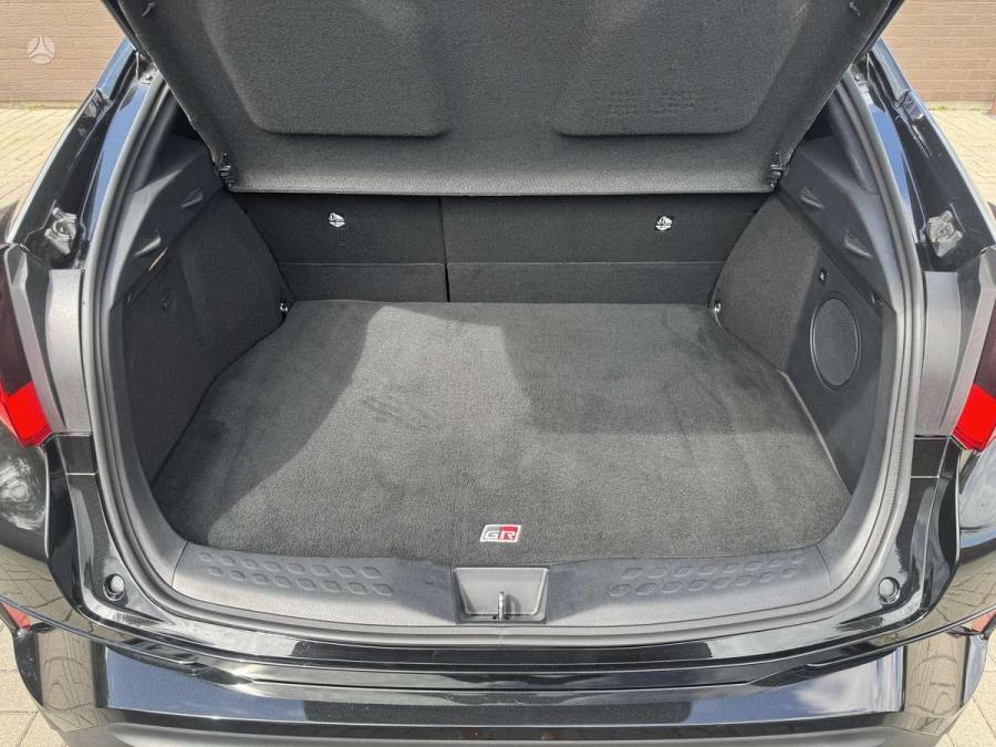 Черный Тойота C-HR 2023 в Мариямполе, объемом двигателя 1.99 л и пробегом 24 тыс. км за 25990 €, фото 20 на AUTOMOTO.COM.LV