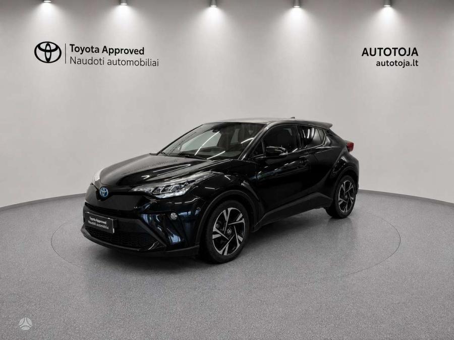 Melns Toyota C-HR 2023 Kauņa, ar dzinēja tilpumu 1.80 L un nobraukumu 90 tūkst. km par 24900 €, foto 1 vietnē AUTOMOTO.COM.LV