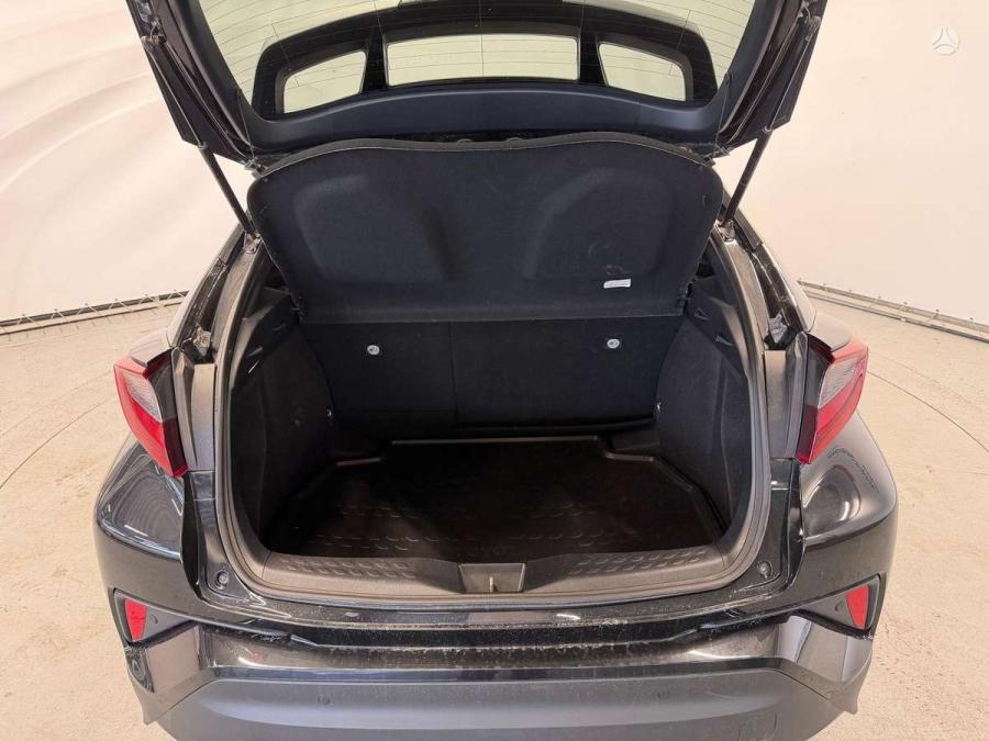 Melns Toyota C-HR 2023 Kauņa, ar dzinēja tilpumu 1.80 L un nobraukumu 90 tūkst. km par 24900 €, foto 11 vietnē AUTOMOTO.COM.LV